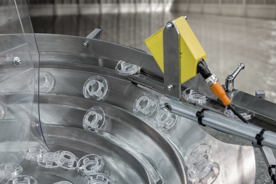 Vibratory Feeders for Manufacturing Process Automation